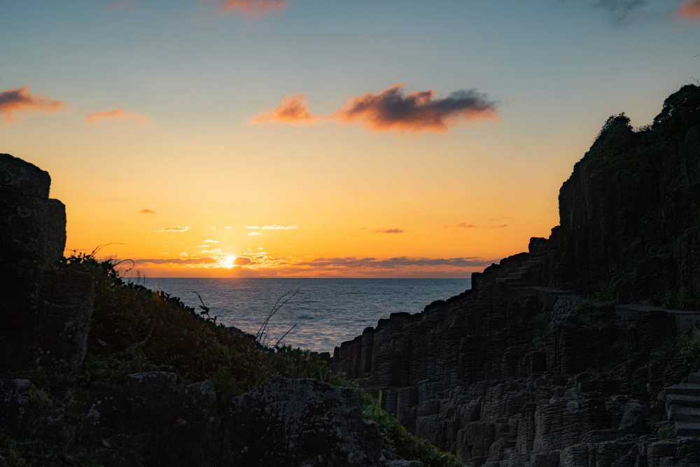 【福井の絶景第1弾】鉾島 ほこじま から越前海岸の美しすぎる夕日を拝む。|福旅blog|福いろ 福井市公式観光サイト 名所 グルメ お土産 イベント