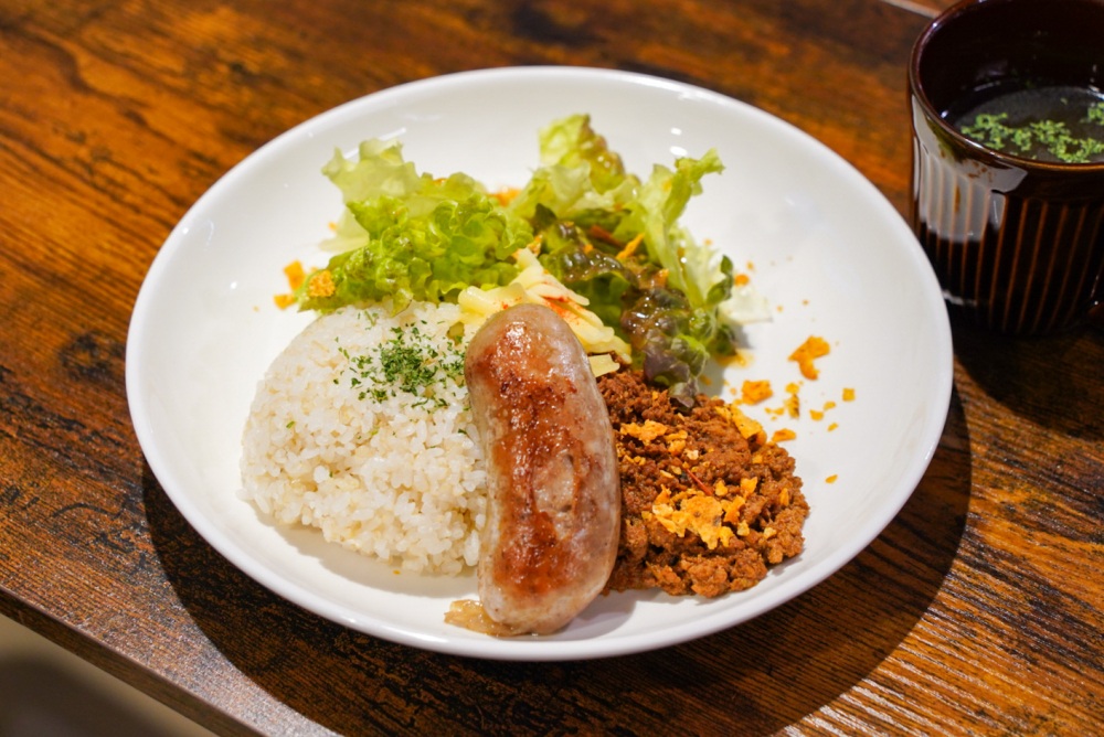 福井駅前フードホール「MINIE(ミニエ)」！横丁やフードホール、ブルワリーが揃ったフードホールがオープンしました。｜福旅blog｜福いろ|福井市公式観光サイト 名所/グルメ/お土産/イベント